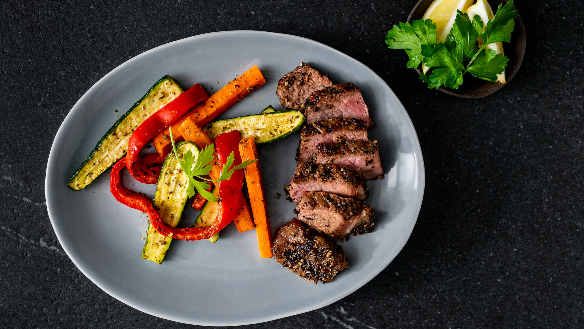 CrossFit | Pepper-Crusted Steak With Grilled Vegetables