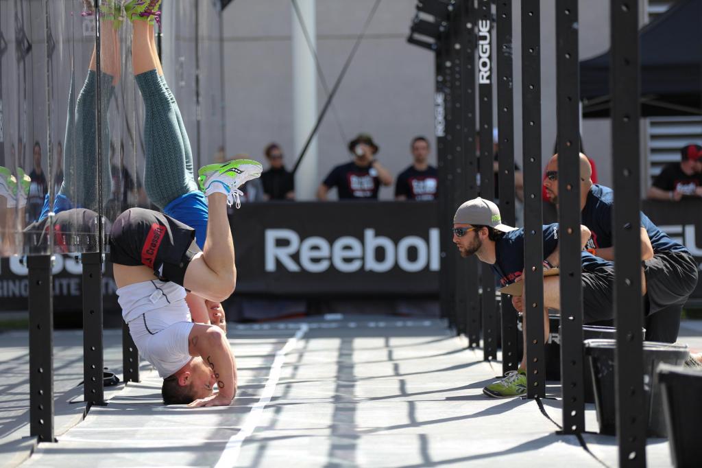 CrossFit | HSPU and You: Master the Movement