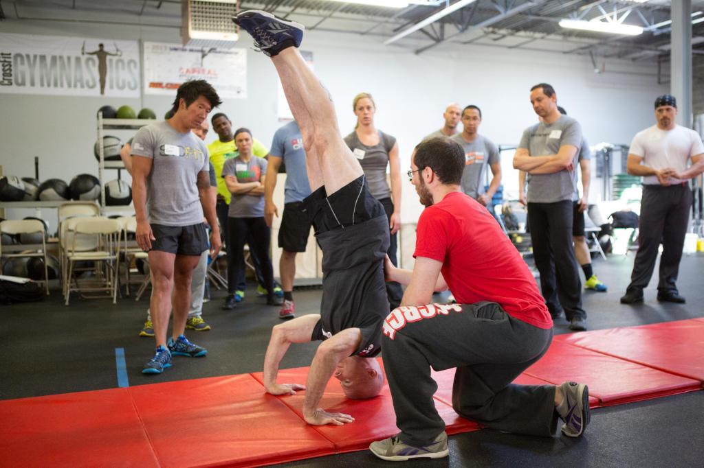 CrossFit | HSPU and You: Master the Movement